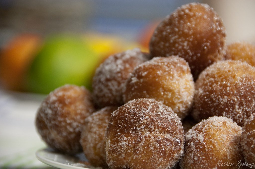 Awamat: Highly Addictive Lebanese Doughnut Balls - Middle Eastern Recipes